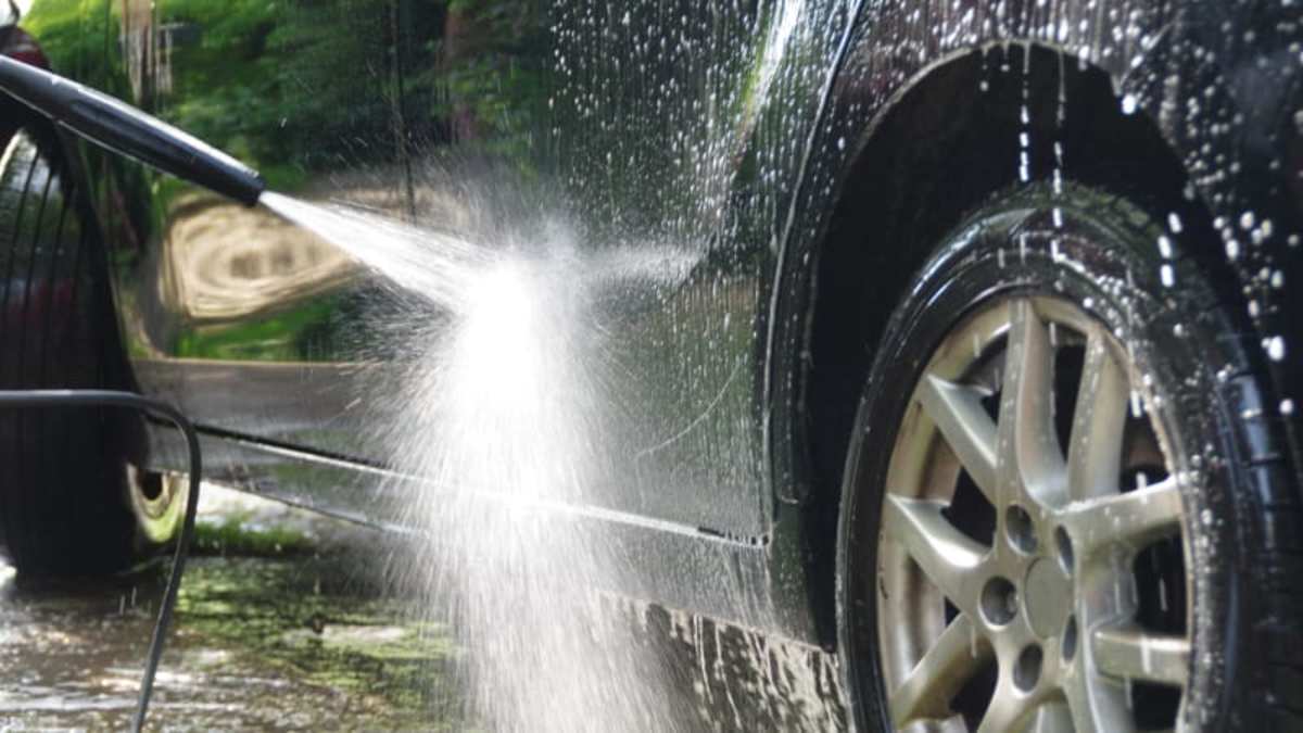 How to buff out scratches on a car - Autoblog