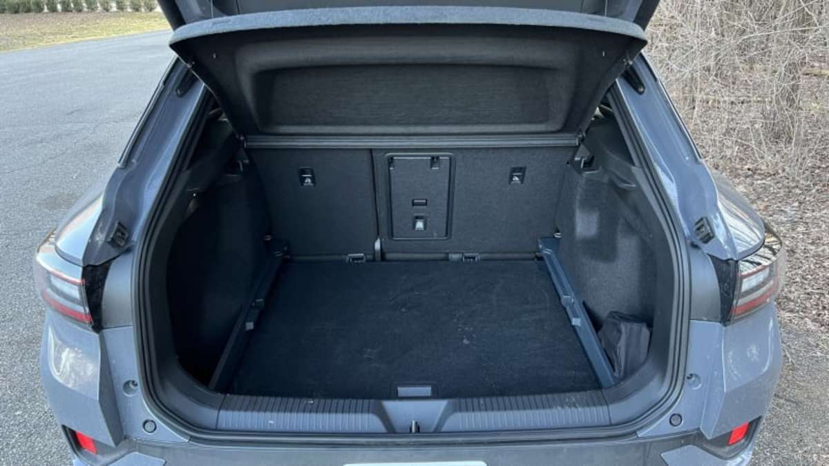 2024 Volkswagen ID.4 Review: More power and interior updates yield a ...