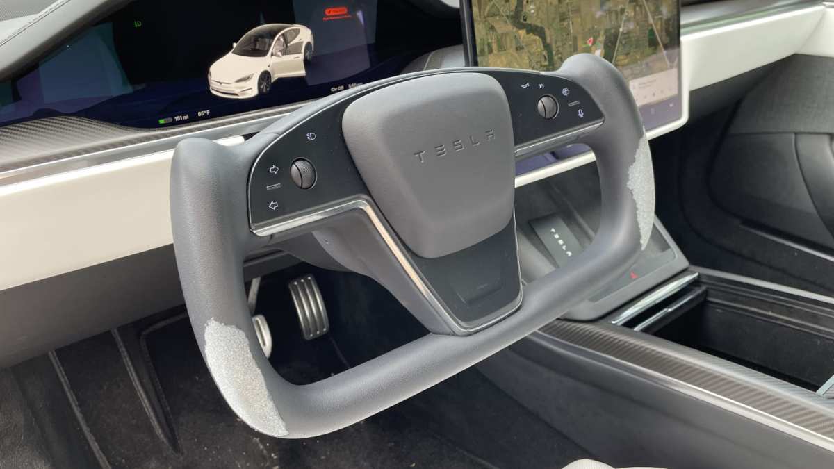 Here's what a rental Tesla Model S interior looks like after 19,000 ...