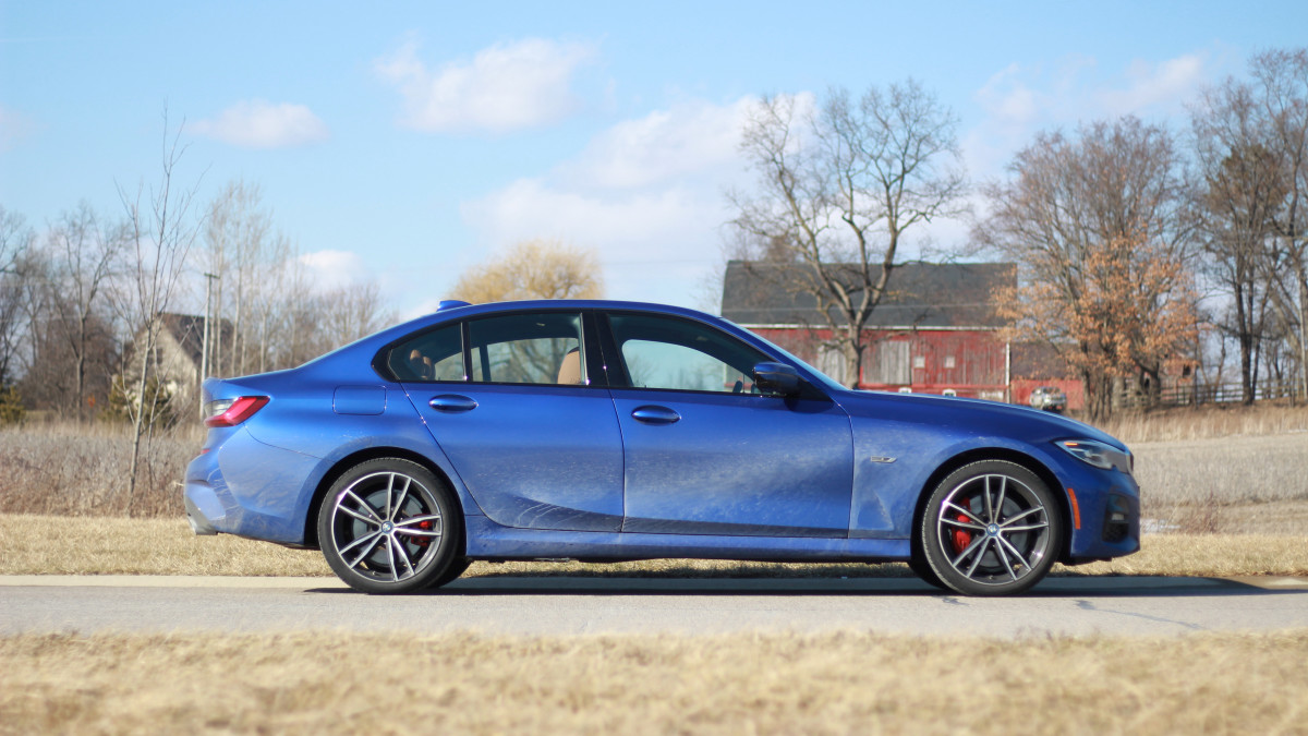 Our long term 2022 BMW 330e xDrive beat its electric range estimate Autoblog