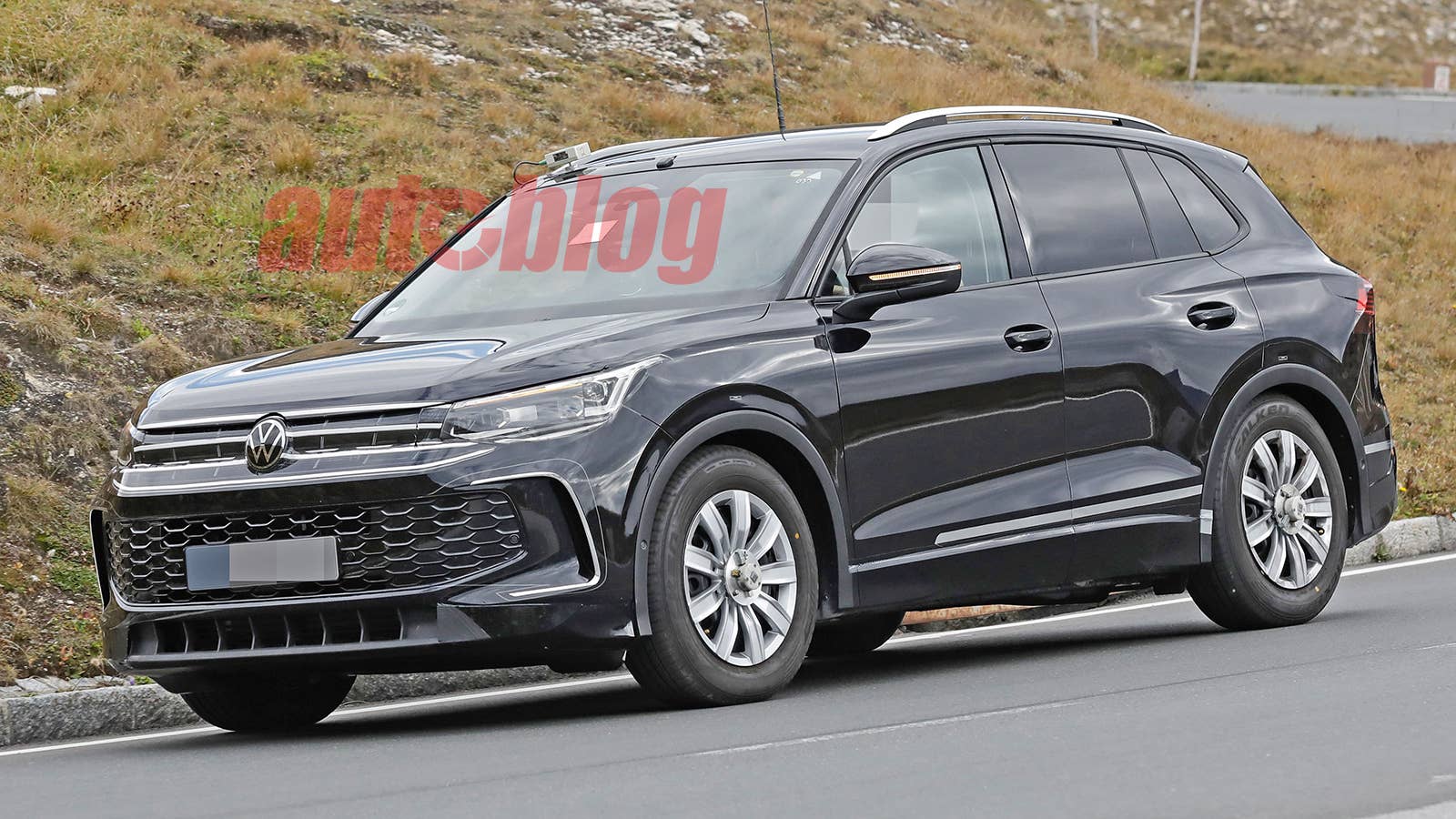 VW Tiguan next-generation spy photos show Golf-inspired look - Autoblog