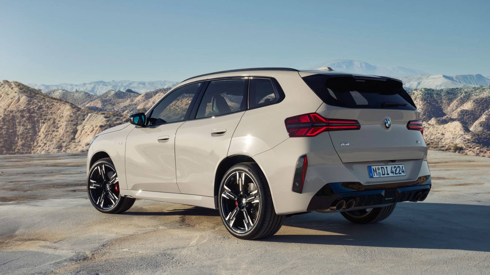 2025 BMW X3 debuts bold new design, even bolder interior for next ...