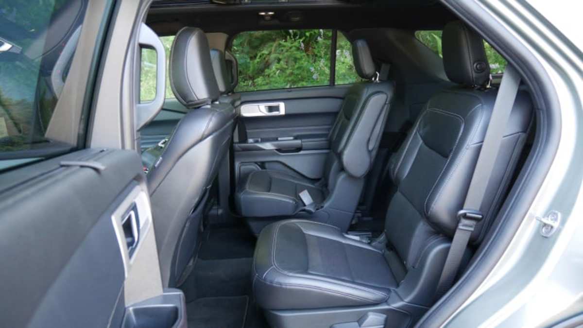 2020 Ford Explorer Review and Buying Guide | Performance champ ...