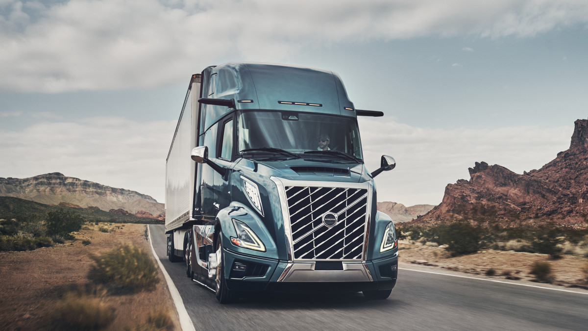 All-new Volvo VNL Class 8 tractor loads up on car-like features - Autoblog