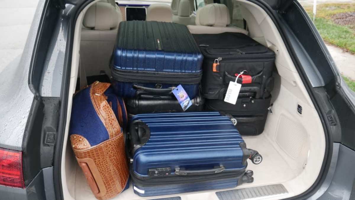 Mercedes-Benz EQS SUV Luggage Test: How much space behind the third row ...