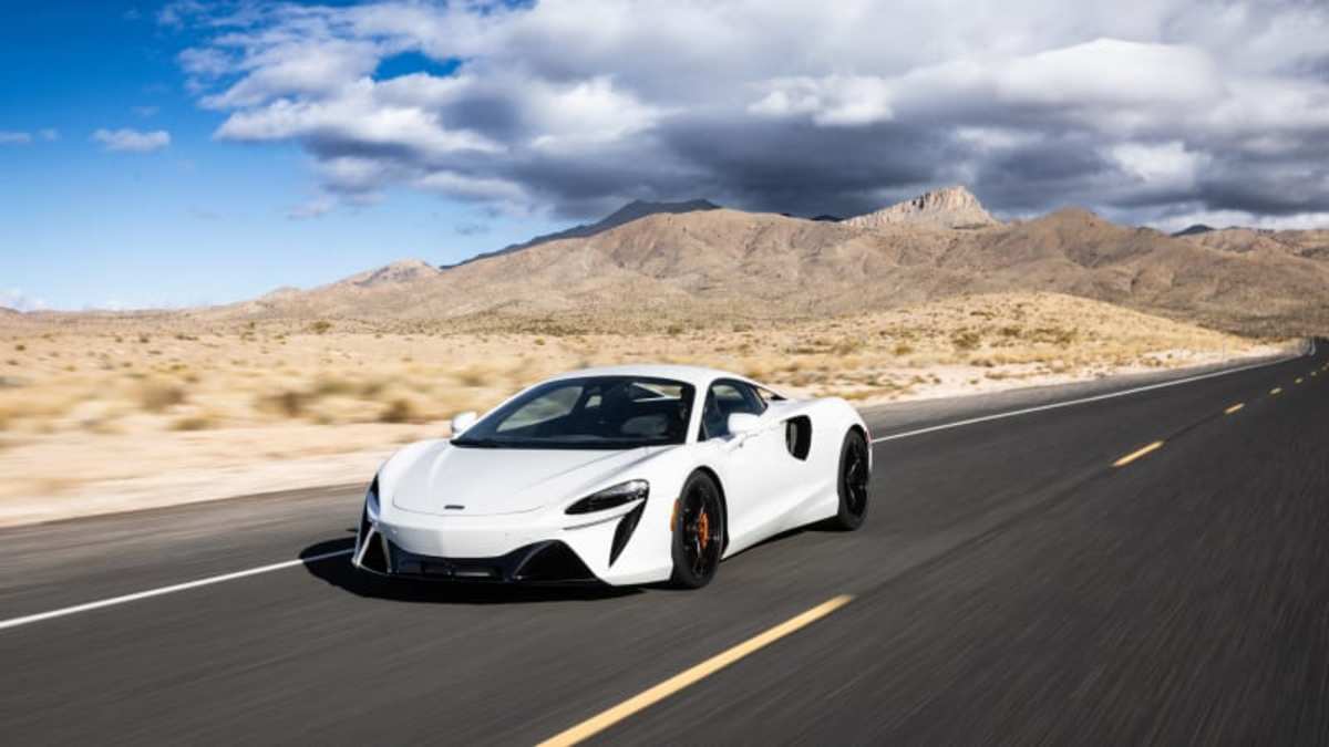 2023 McLaren Artura Road Test: Hitting Vegas (and the track) in McLaren ...