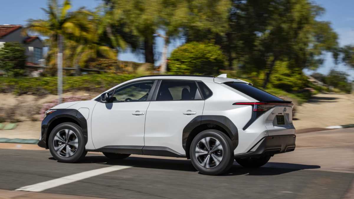 2024 Toyota bZ4X Review: A ground ball single up the middle - Autoblog