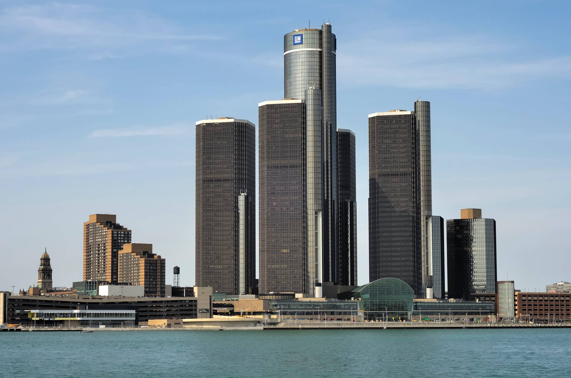 GM is moving out of its Detroit headquarters towers - Autoblog
