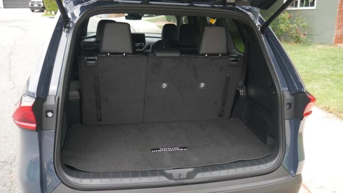Toyota Grand Highlander Luggage Test: How much fits behind the third ...