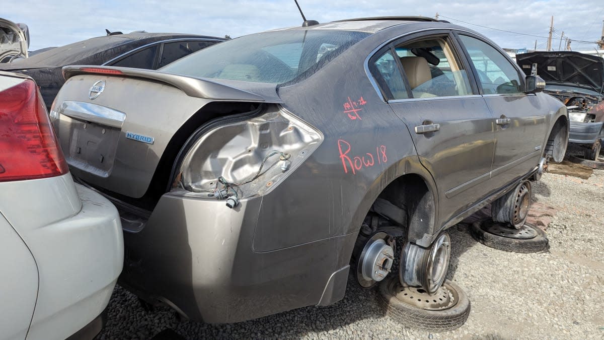 Junkyard Gem: 2008 Nissan Altima Hybrid Sedan - Autoblog