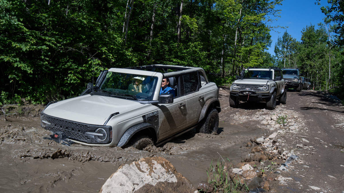 AWD vs. 4WD: What's the difference, and which is better? - Autoblog