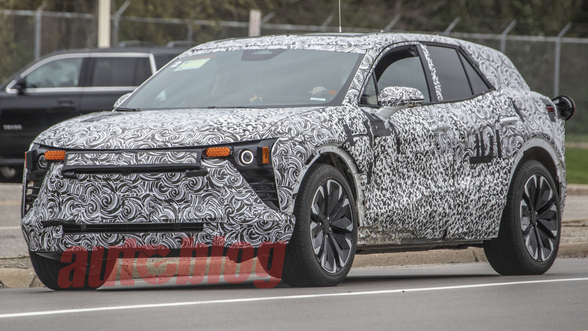 Chevy's high-performance Blazer SS EV caught in spy photos - Autoblog