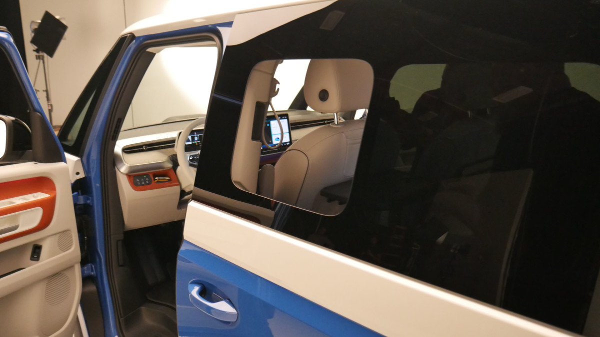 What's the deal with the little side windows in the VW ID. Buzz? - Autoblog