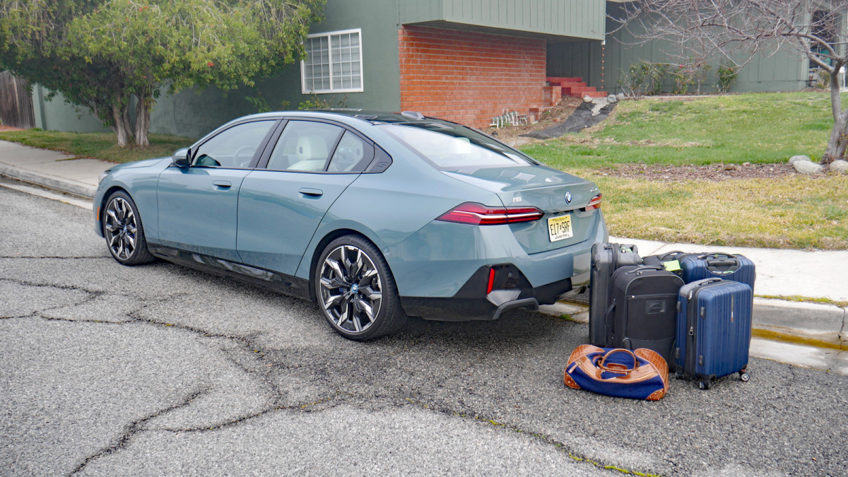 BMW i5 Luggage Test: How much fits in the trunk? - Autoblog