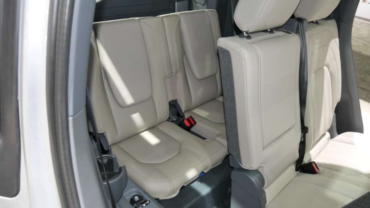 2024 Land Rover Defender Review: The definitive luxury off-roader ...