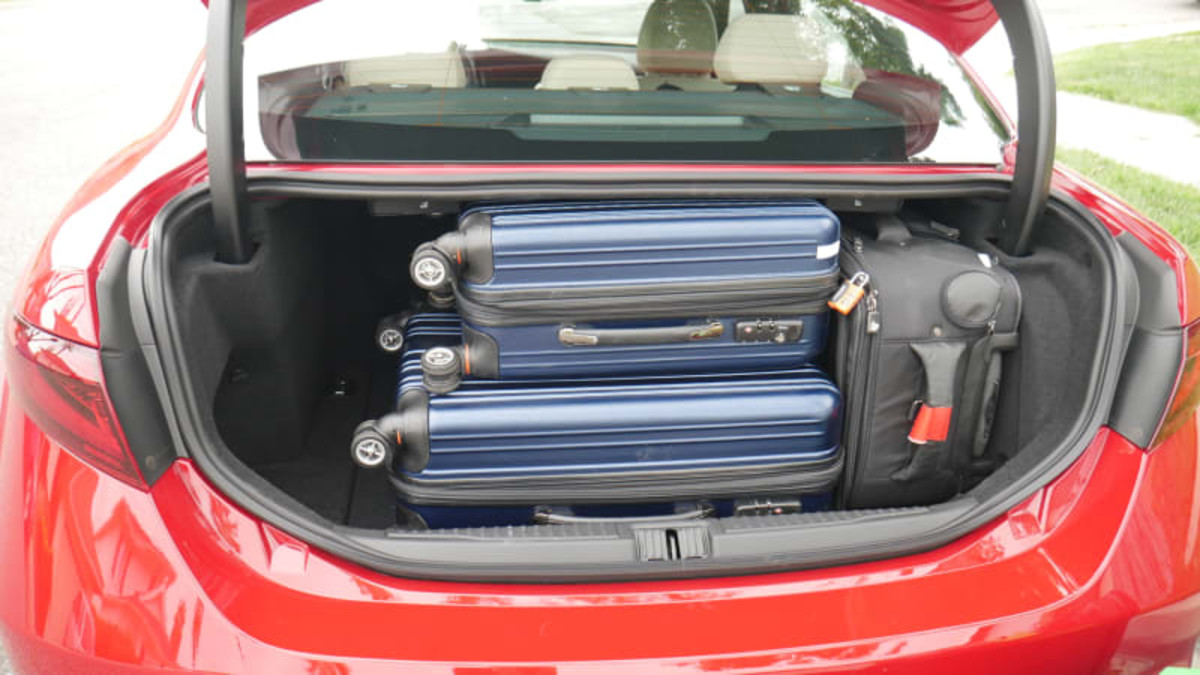 Alfa Romeo Giulia Luggage Test: How big is the trunk? - Autoblog