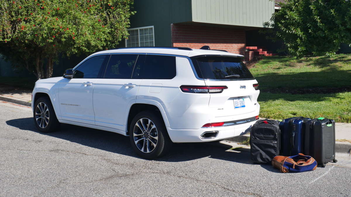 Jeep Grand Cherokee L Luggage Test: How much fits behind the third row ...
