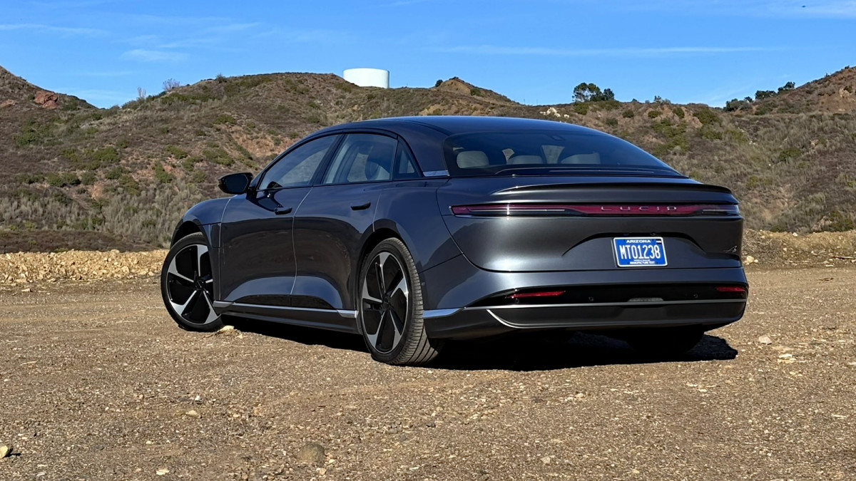 Report: Median EV range climbed to 270 miles in 2023 - Autoblog