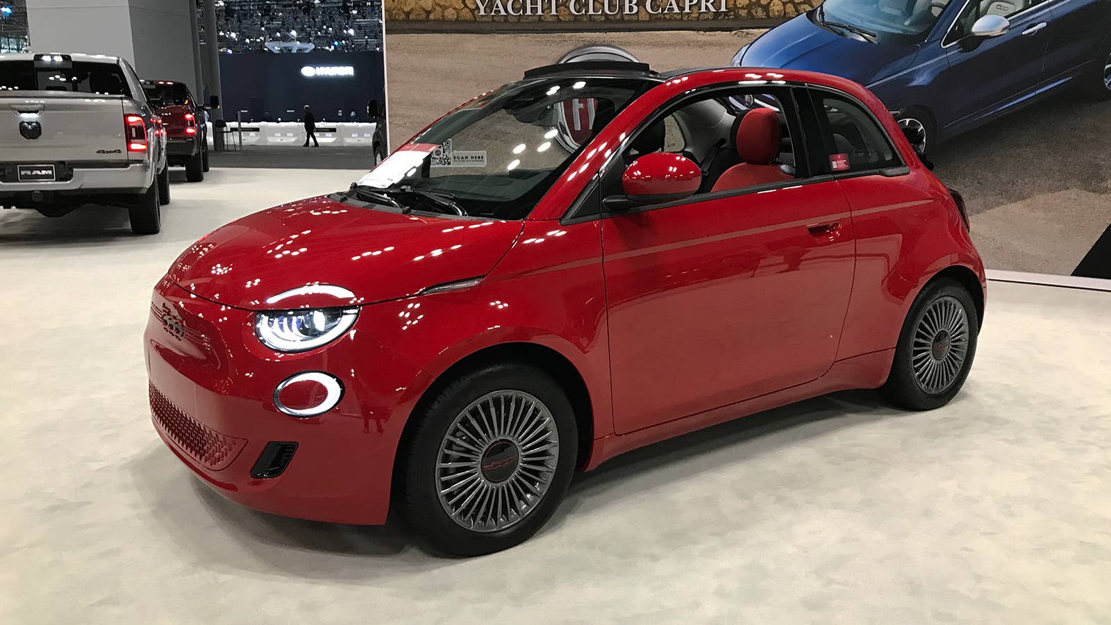 Fiat showed off the 500 Electric in New York, should sell it here too ...