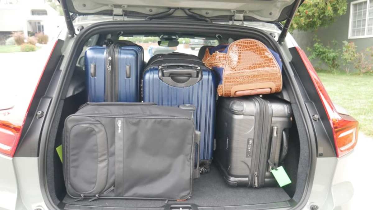 Volvo XC40 Recharge Luggage Test: How much fits in the cargo area ...