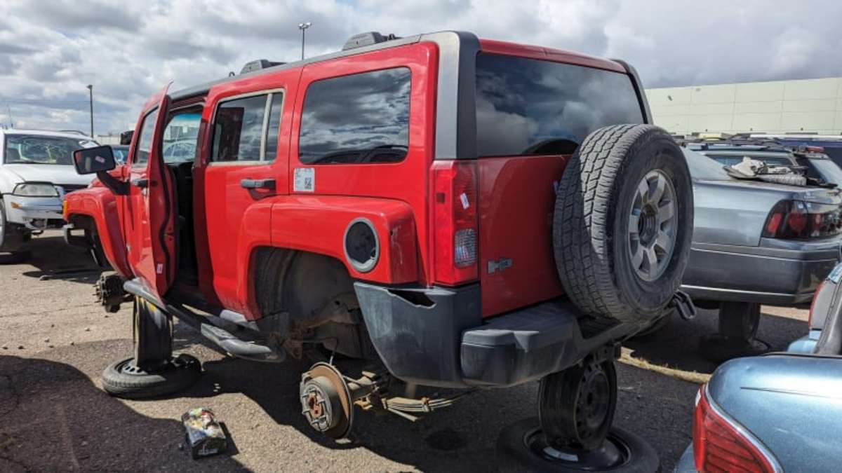 Junkyard Gem: 2006 Hummer H3 SUV - Autoblog