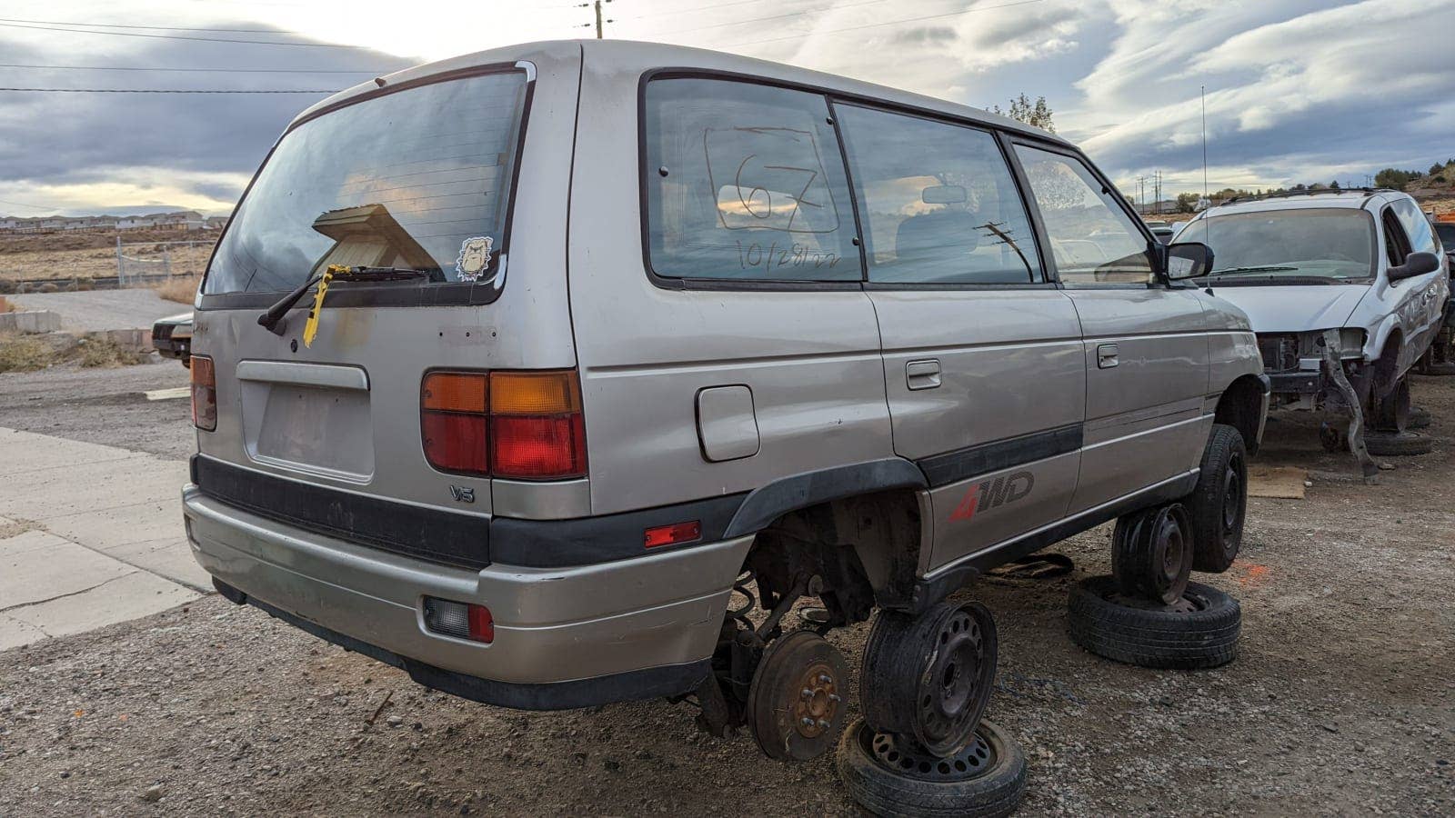 Junkyard Gem: 1990 Mazda MPV 4WD - Autoblog