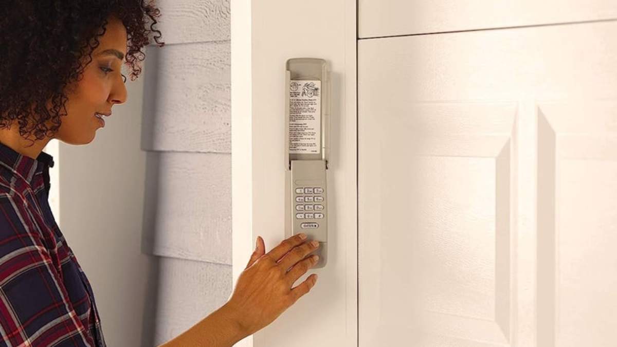 The best garage door keypads of 2024 - Autoblog