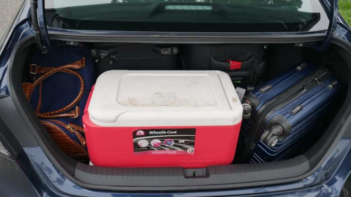 Mercedes-Benz E-Class Luggage Test: How big is the trunk? - Autoblog
