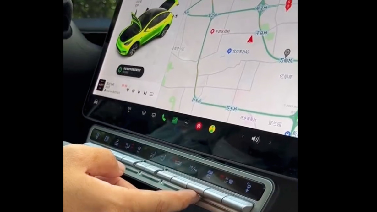 Tesla owner riles the internet with custom-made physical buttons - Autoblog