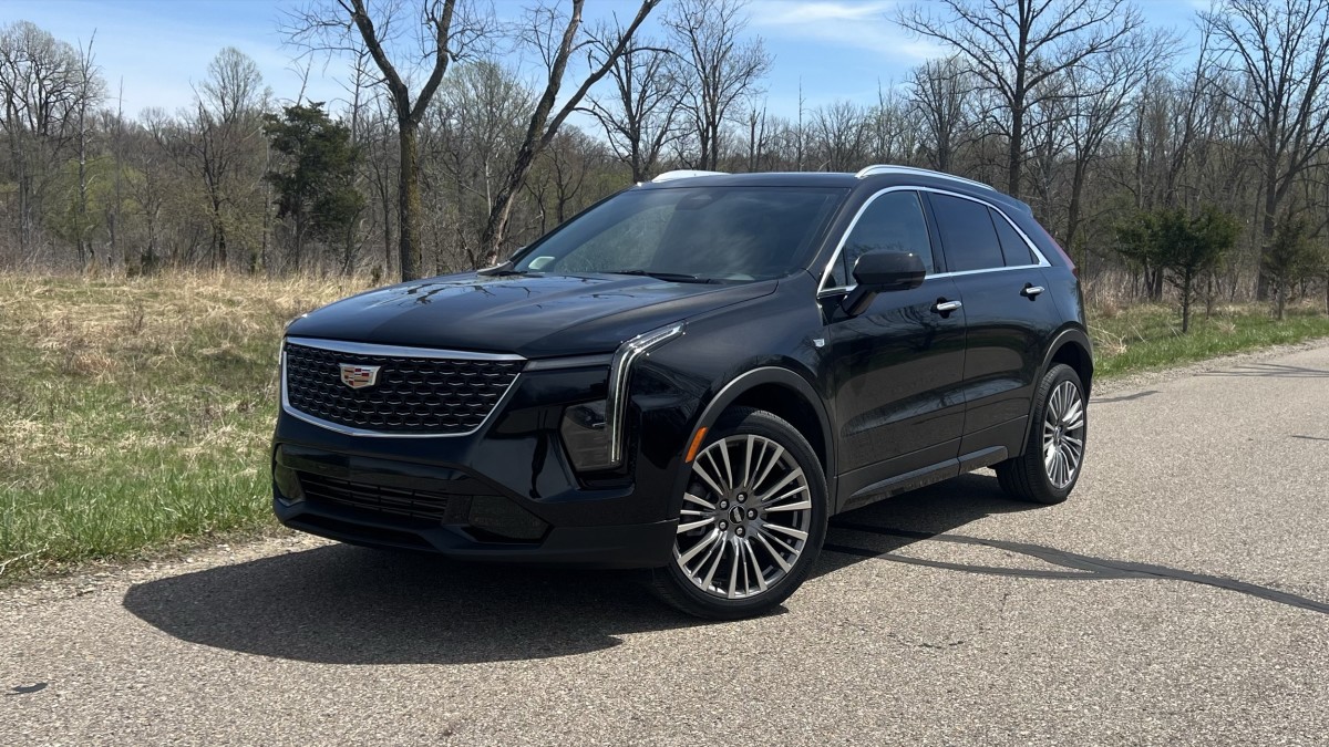 2025 Cadillac XT4 Review: The inbetweener of luxury compact SUVs - Autoblog
