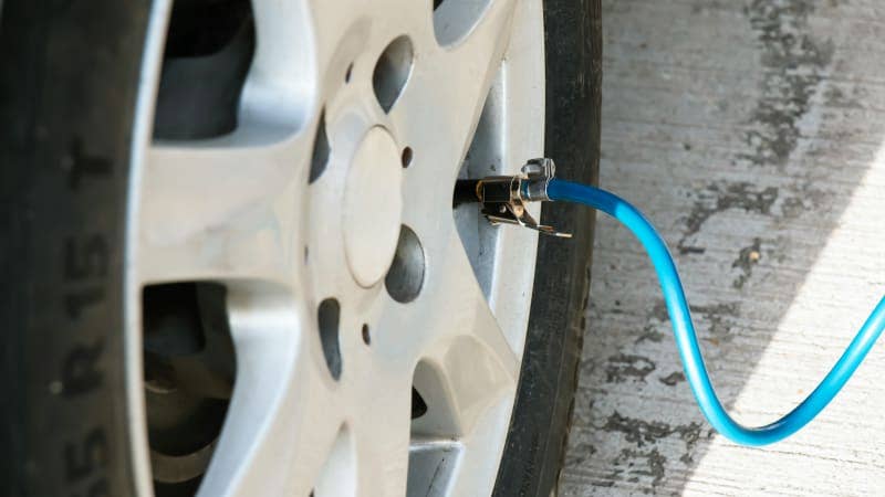 How to put air in tires in 5 easy steps - Autoblog