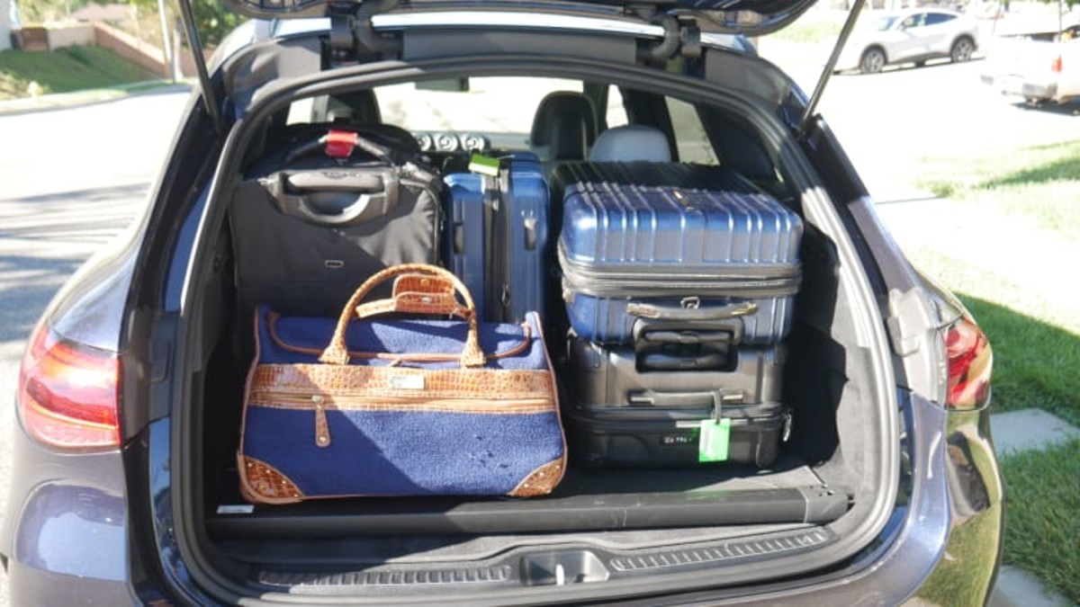Mercedes-Benz GLC-Class Luggage Test: How much fits in the cargo area ...
