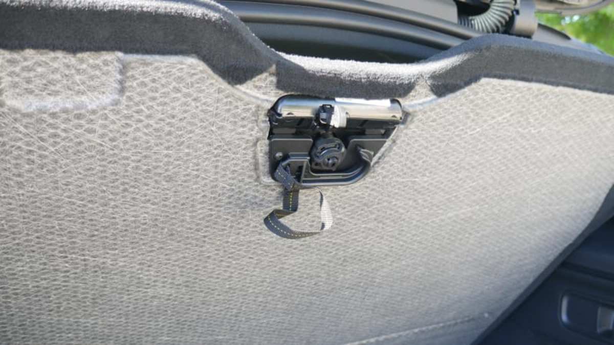 Mercedes-Benz GLC-Class Luggage Test: How much fits in the cargo area ...