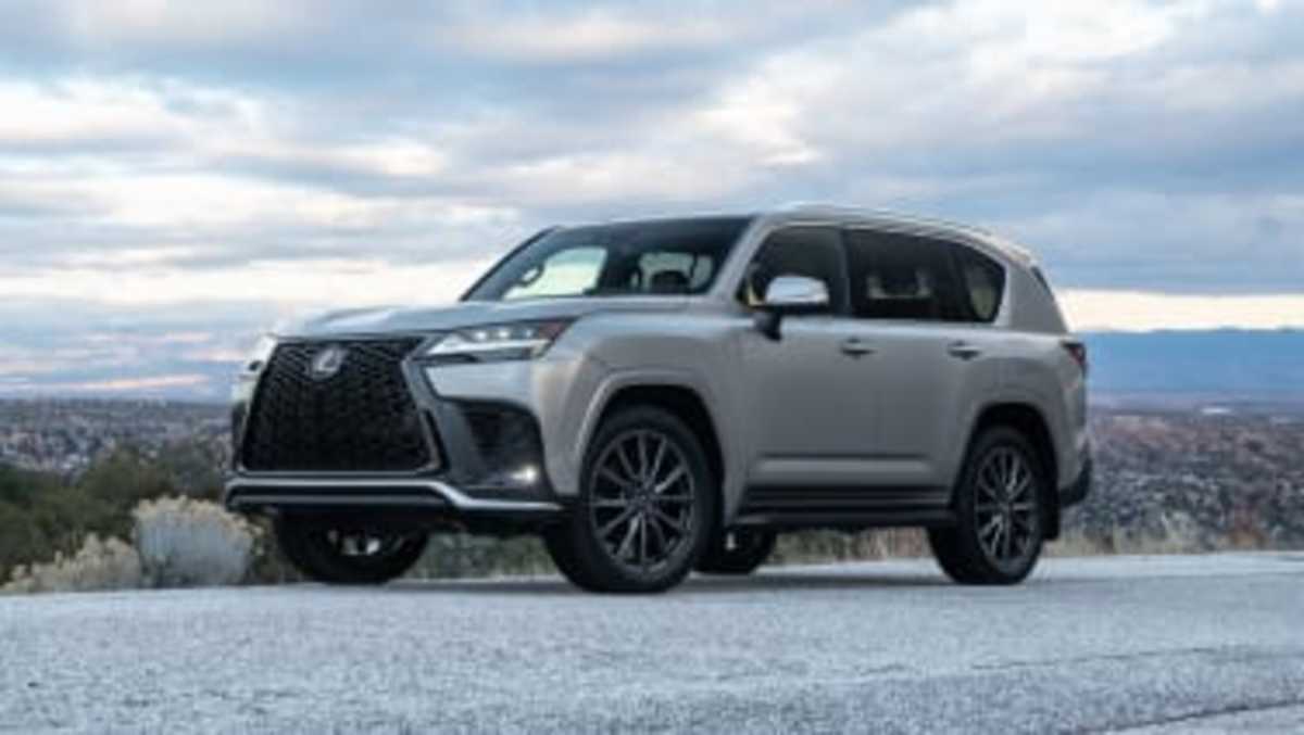 Toyota, Lexus recall 460,000 vehicles for stability control issue ...