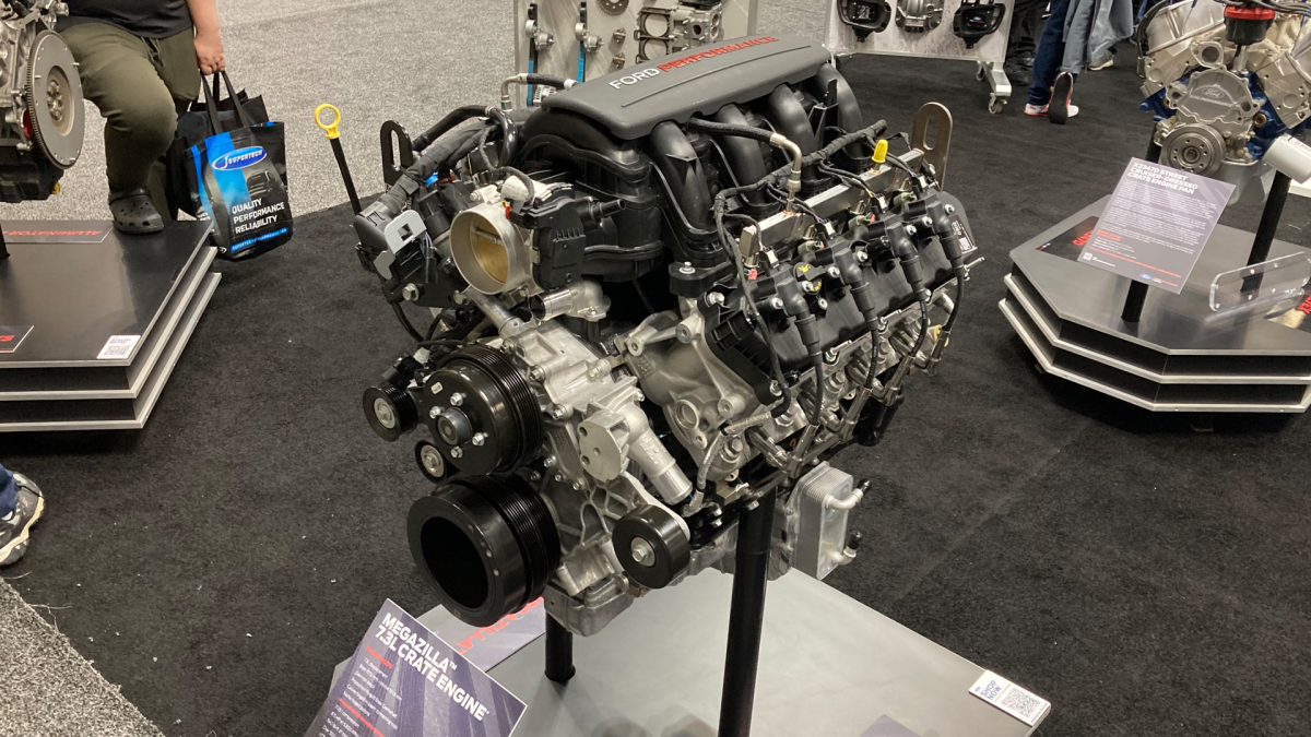 Ford Megazilla crate engine rumbles into Indianapolis - Autoblog