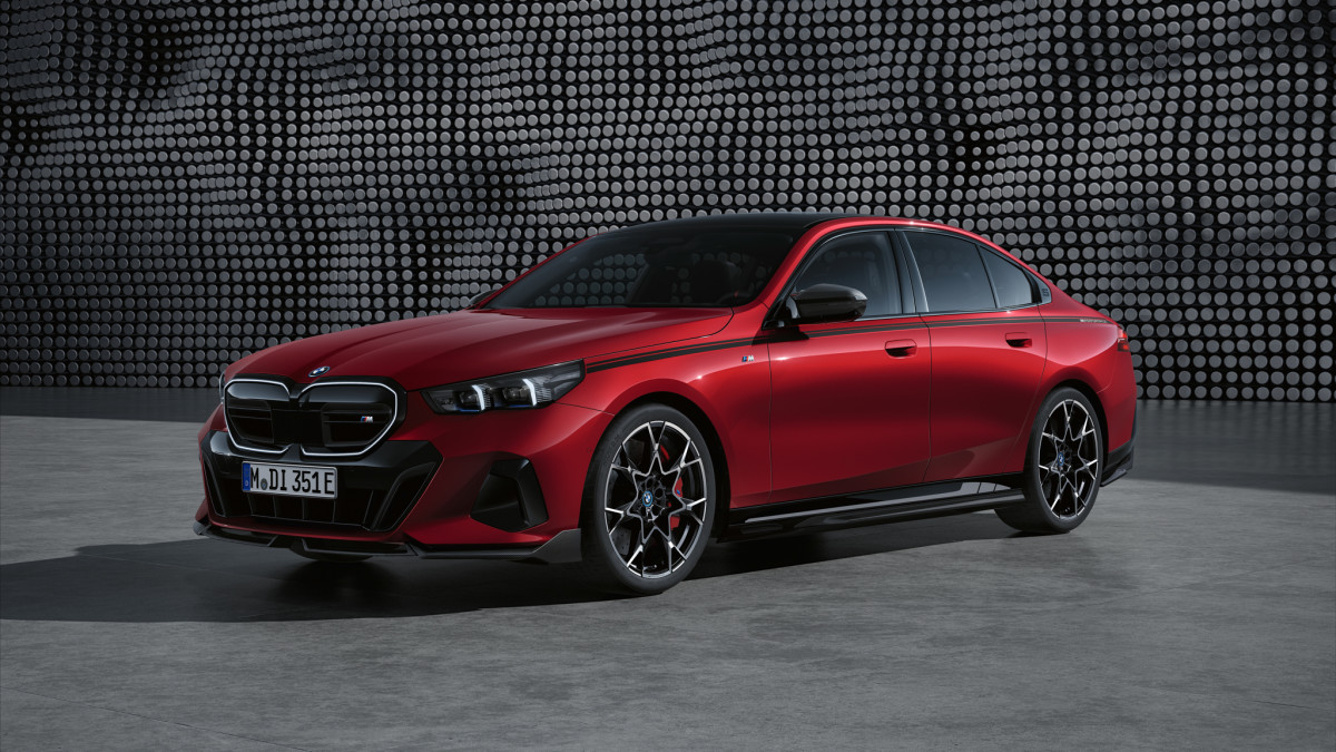 BMW offers M Performance packages for the overhauled 5 Series ...