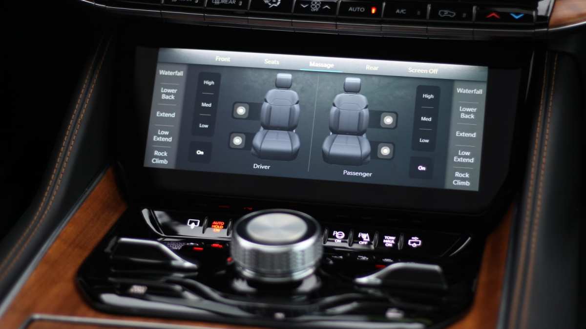 2022 Jeep Grand Wagoneer Interior Review | A flashy luxury oasis - Autoblog