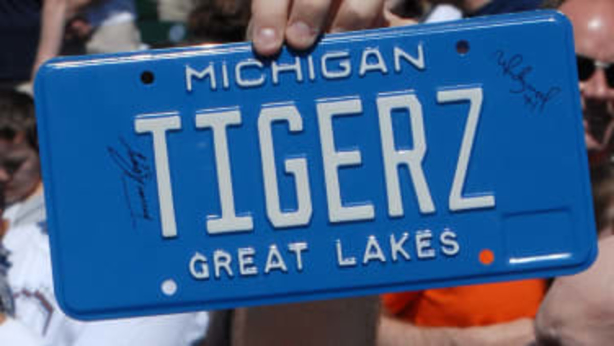 Michigan bill would revive two popular retro license plate designs ...