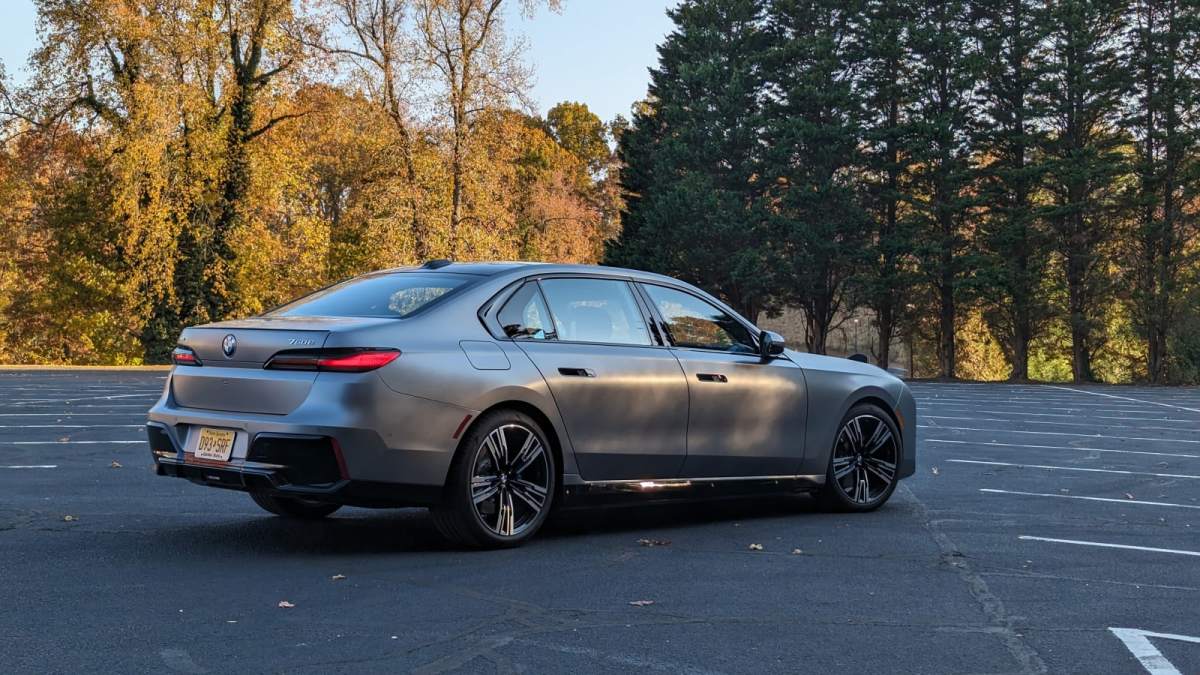 2024 BMW 750e xDrive First Drive: The 7 Series plug-in hybrid rules too! - Autoblog