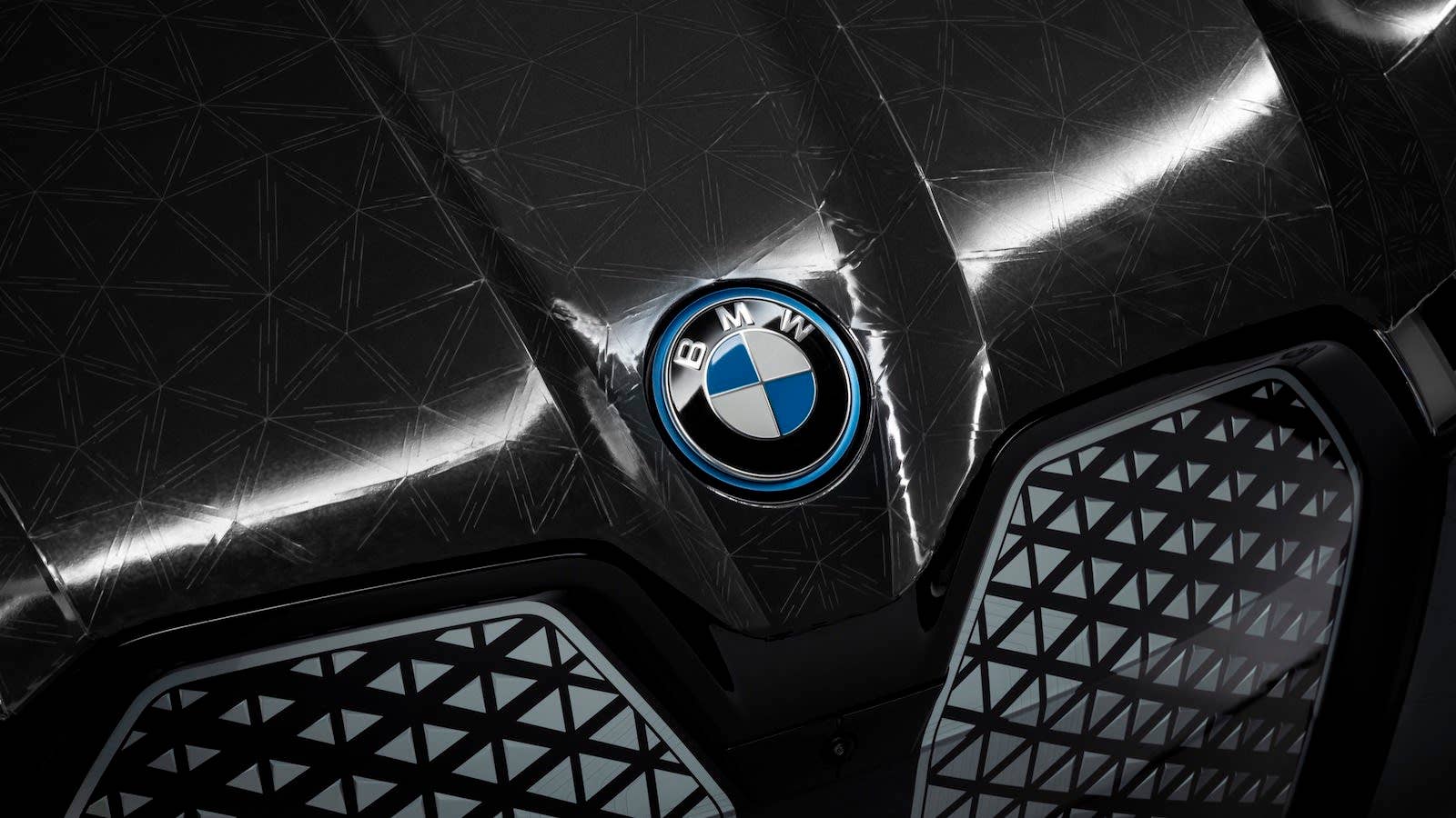 BMW iX Flow is a grayscale-shifting mood ring for the road - Autoblog