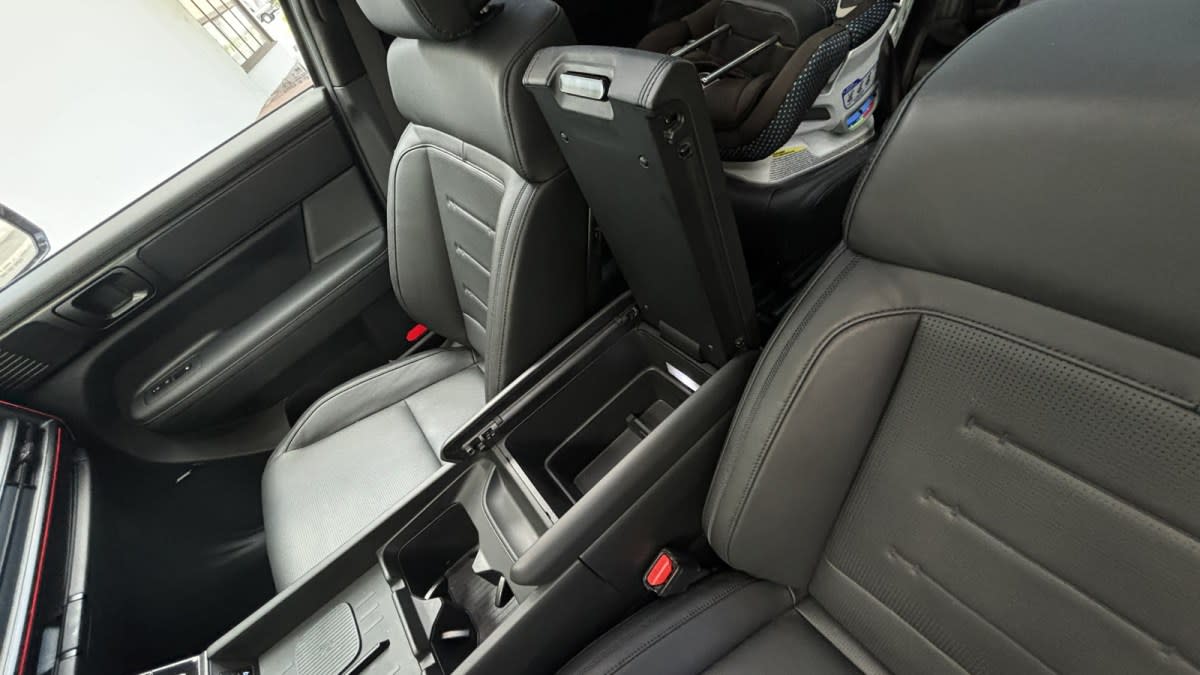 Hyundai Santa Fe Calligraphy Interior Review: More functional than ...