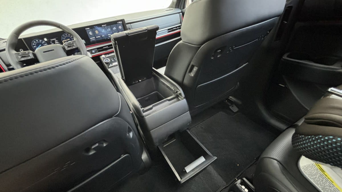 Hyundai Santa Fe Calligraphy Interior Review: More functional than ...