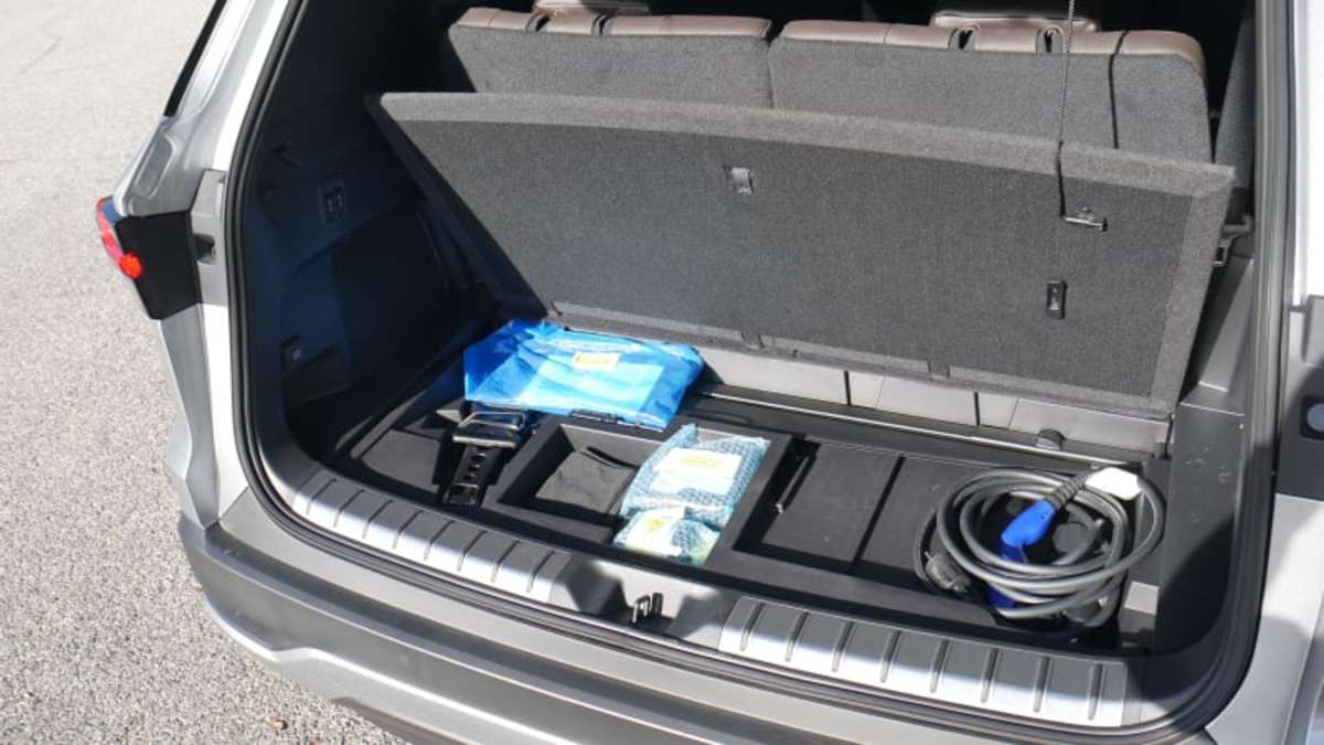 Lexus TX Luggage Test: How much fits behind the third row? - Autoblog