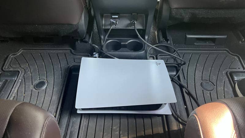 2023 Toyota Sienna Long-Term Update: How to play a PlayStation in the ...