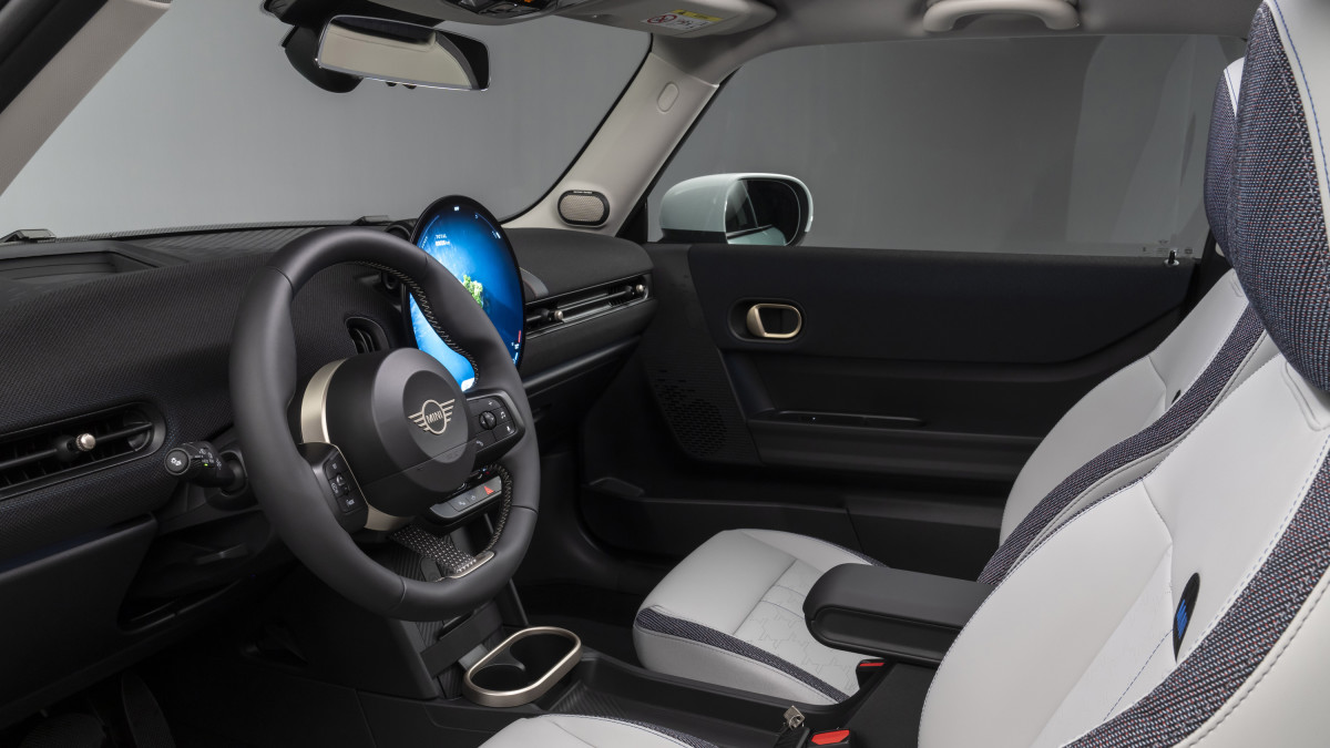 The All-New 2025 Mini Cooper S Almost Becomes an Adult - Autoblog