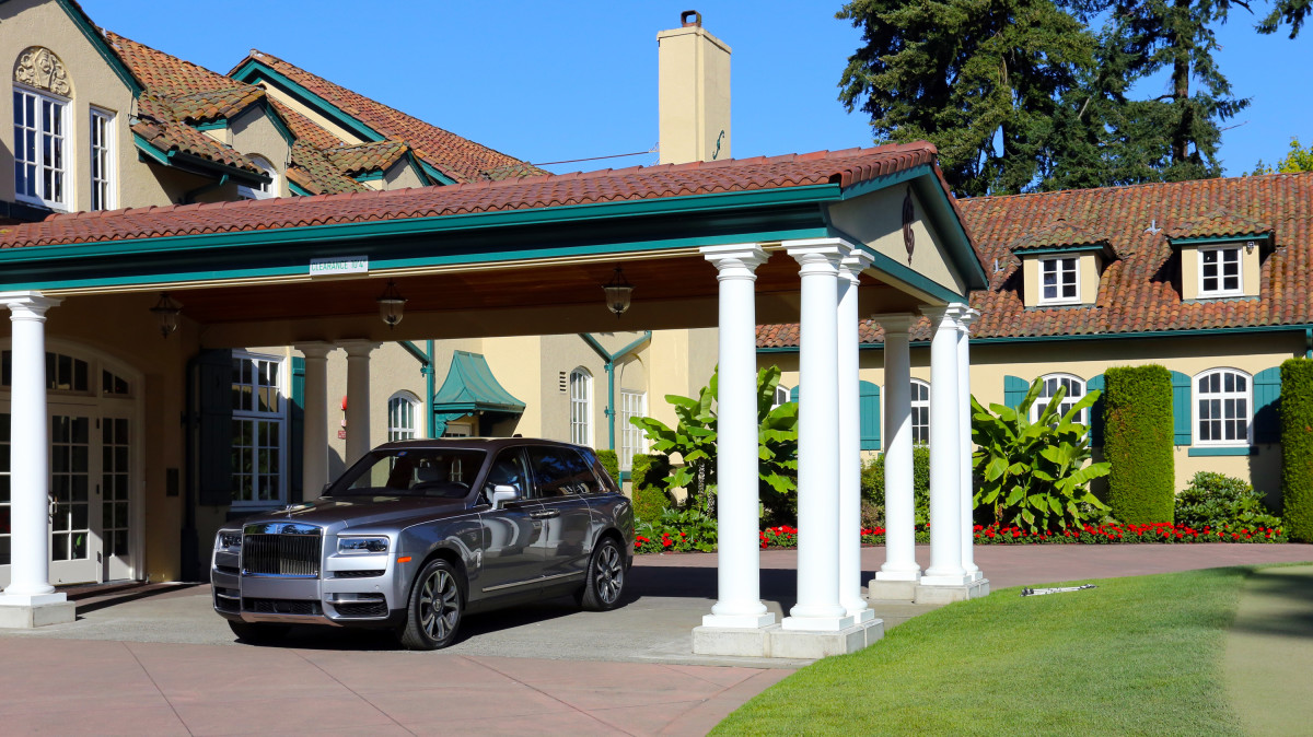 2020 Rolls-Royce Cullinan Road Test | Aboard the HMS Cullinan - Autoblog