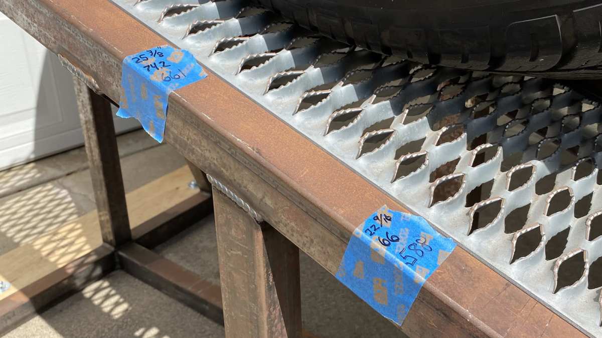 Toyota Land Cruiser vs Lexus LX 570 Suspension Flex Test - Autoblog