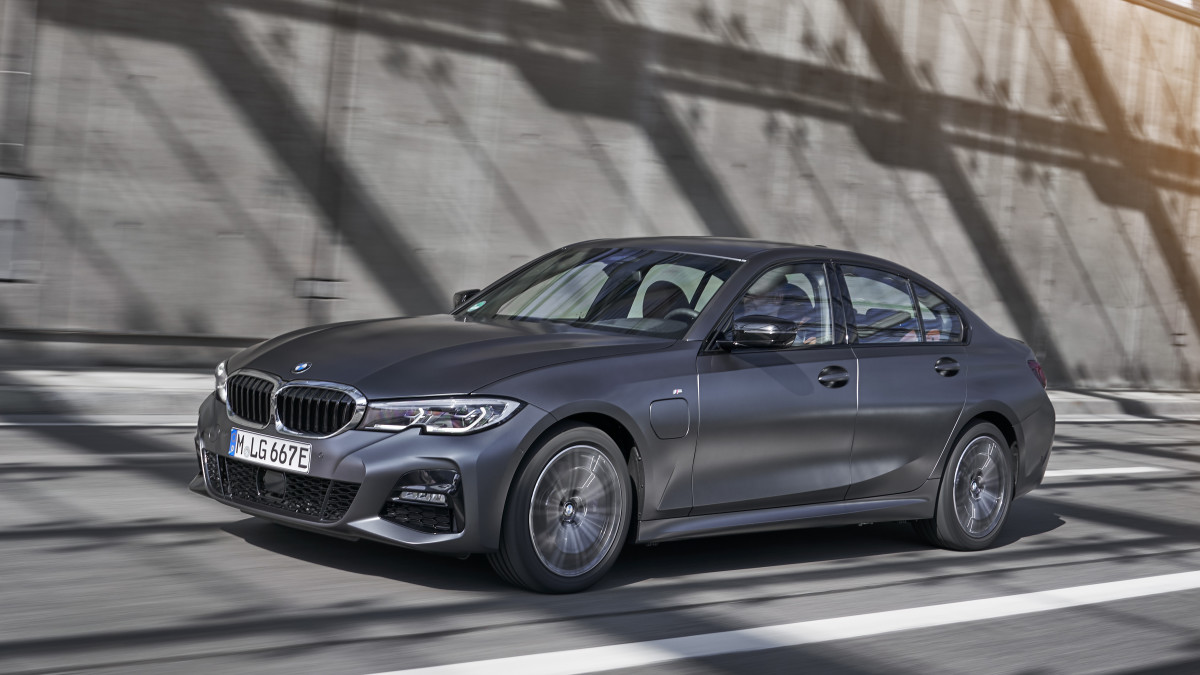 2021 BMW 330e PHEV launched in America with 22 miles of electric range Autoblog