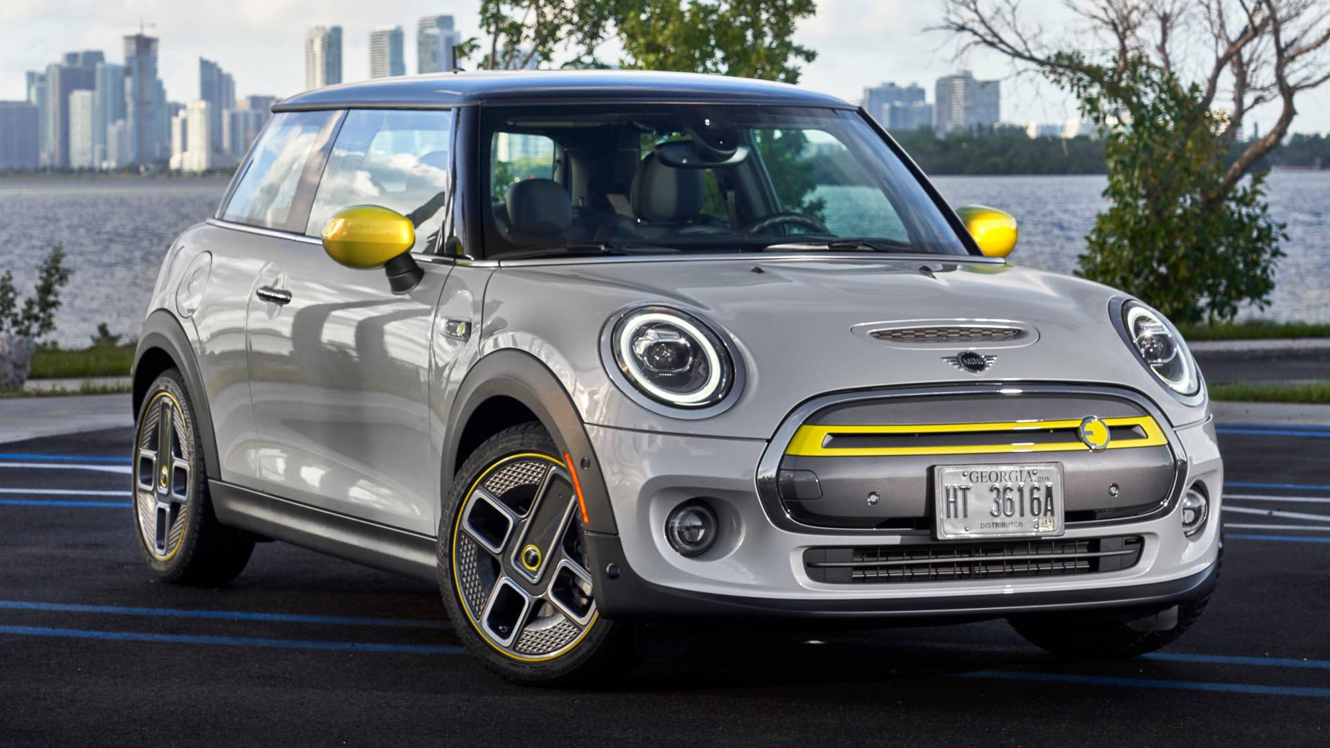 2020 Mini Cooper SE First Drive | Little range, big fun - Autoblog