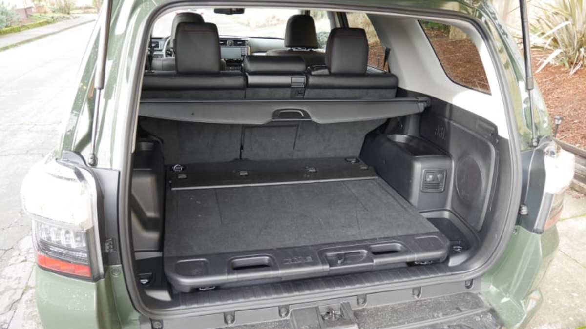 Ford Bronco 4-Door vs Jeep Wrangler Luggage Test | How much cargo space ...